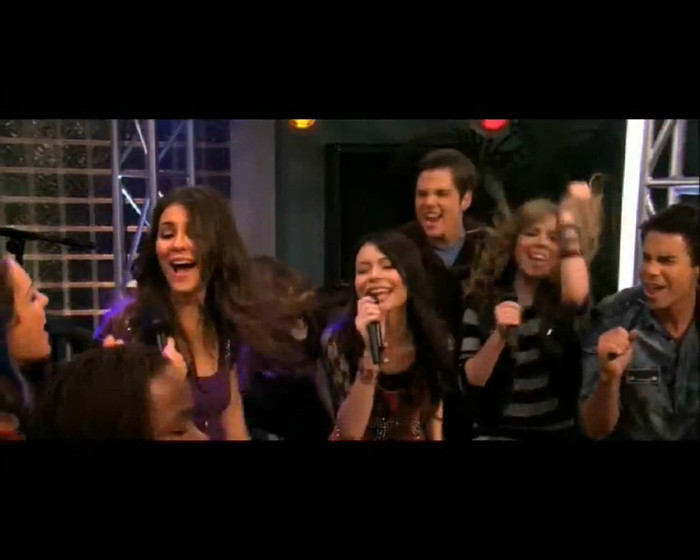 Miranda Cosgrove and Victoria Justice - Leave It All to Shine Official ...